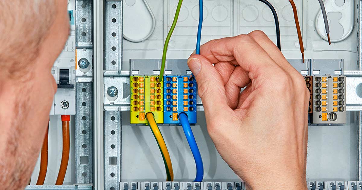 Die neue PTFIX L-BOXX® von Phoenix Contact als praktisches Set